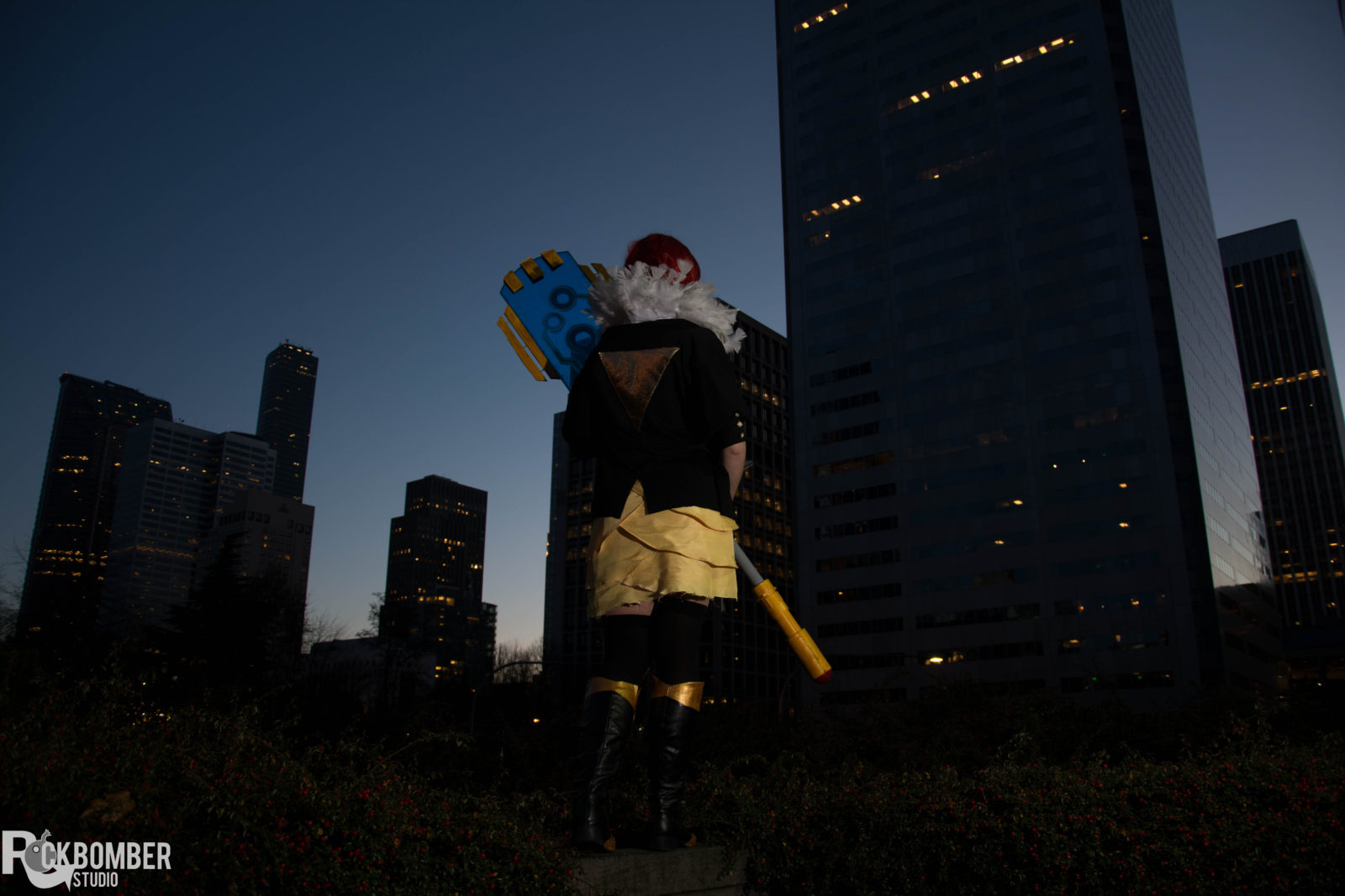 We All Become: Red from Transistor Cosplay – RandomTuesday